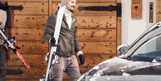 Werkstatt, Reifen, Ladestationen: Elektroauto Services | AMAG